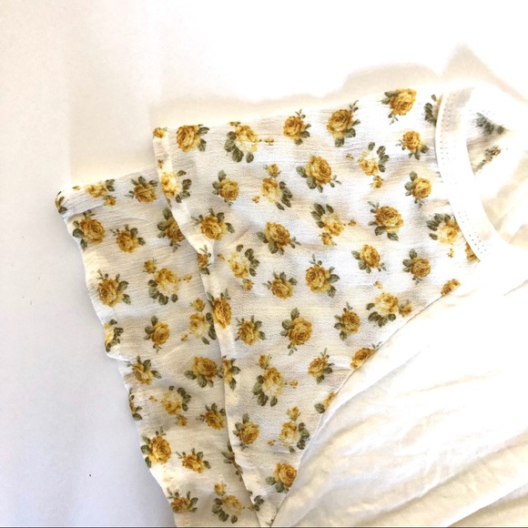 h.i.p. | Tops | Hip Short Ruffle Sleeves With Floral Pockets | Poshmark